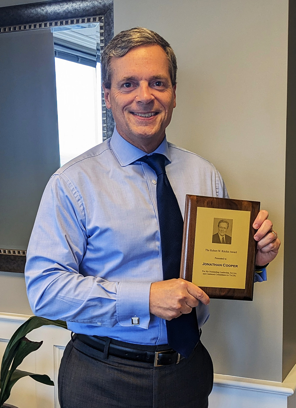 JONATHAN COOPER RECEIVES ROBERT W. RITCHIE AWARD | Knox Defense